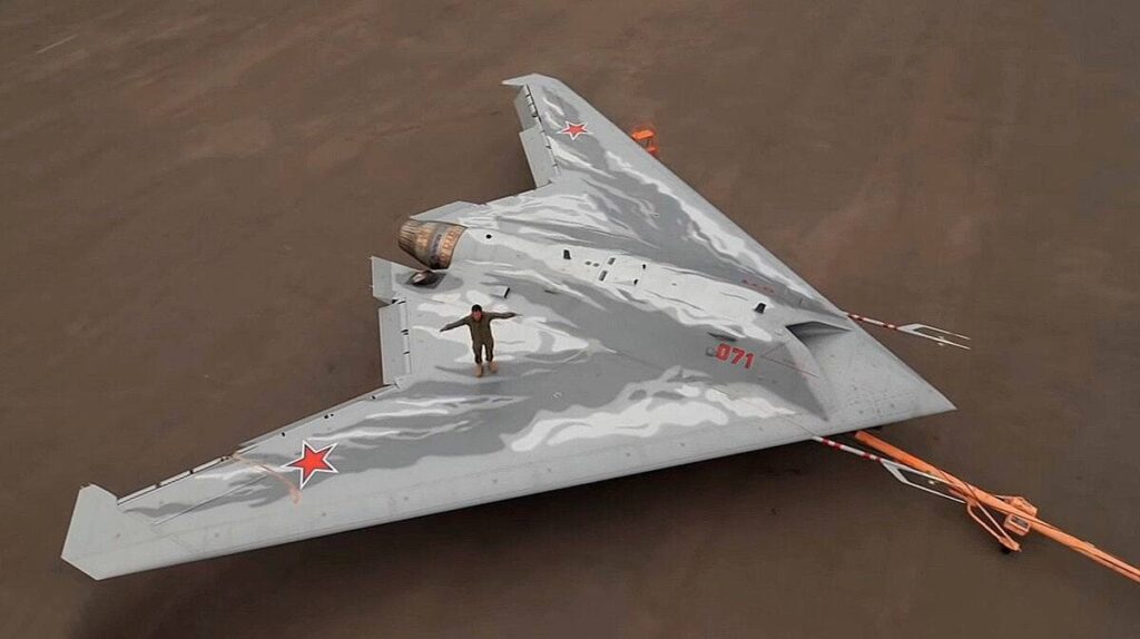 Ударный БПЛА С-70 «Охотник» запустят в серийное производство до конца ...